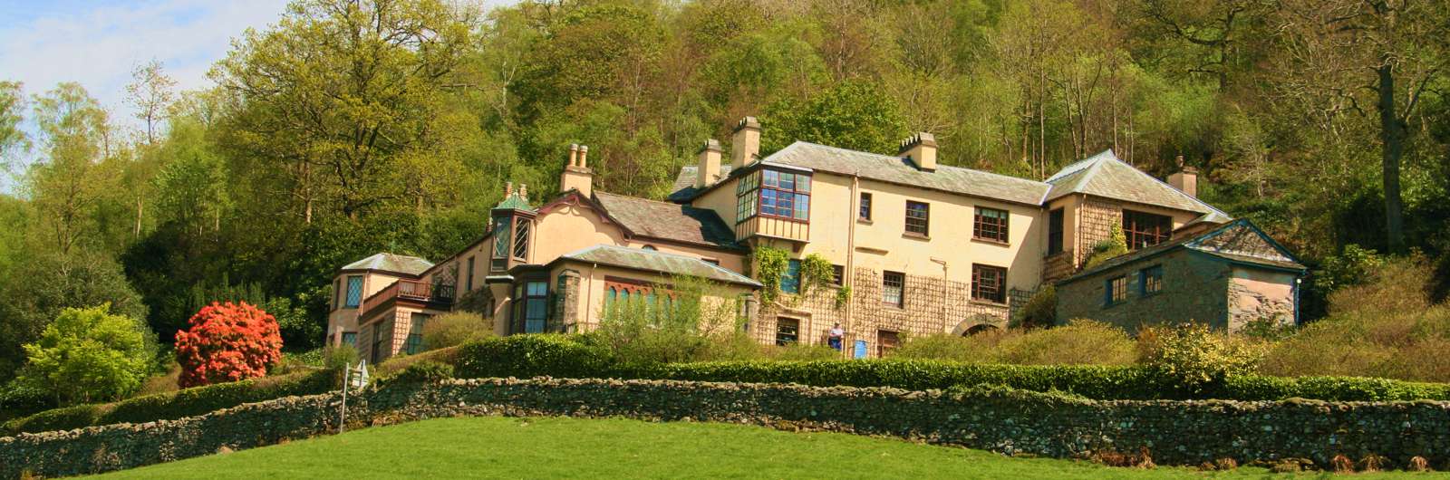 Historic Houses and Gardens: Brantwood House and Gardens - Full Day All ...